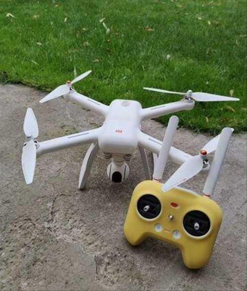 Квадрокоптер Xiaomi Mi Drone 1080