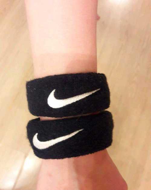 Напульсники Nike