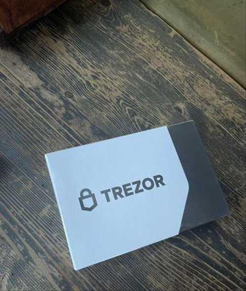 Аппаратный криптокошелек Trezor Model T