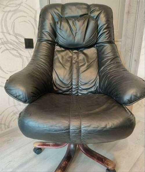 Директорское кожаное кресло 90-х годов