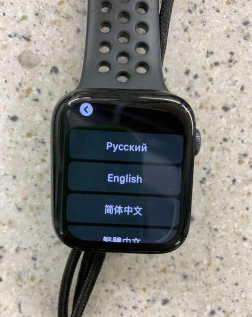 Дисплей на Apple Watch 4-44mm