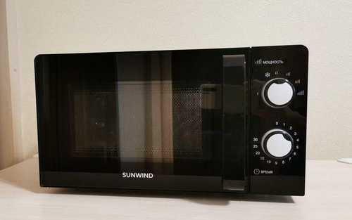 Микроволновая печь 20 л. 700 Вт Sunwind SUN-MW031