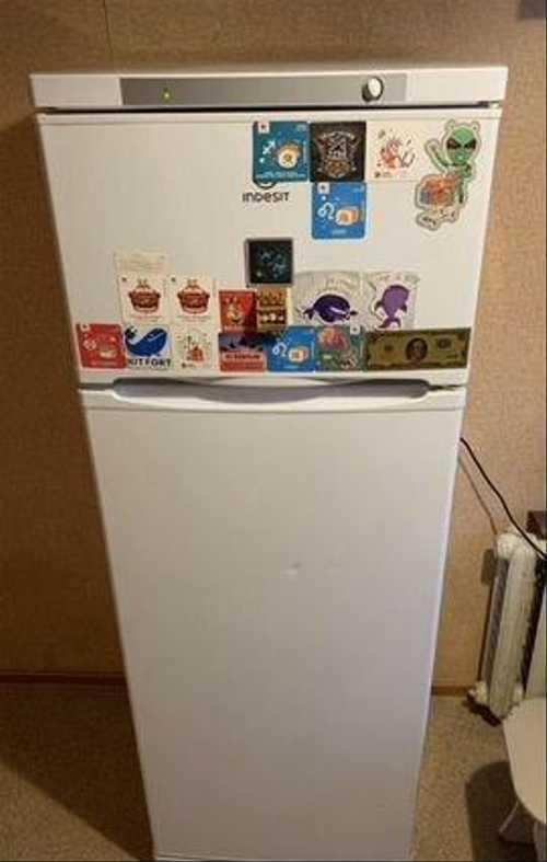 Холодильник indesit st167