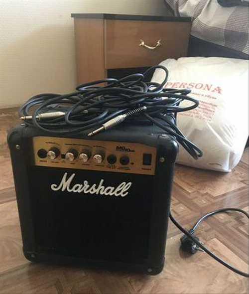 Комбоусилитель Marshall MG10CD + шнур для гитары