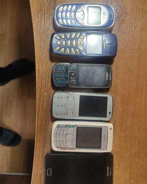 6 старых телефонов