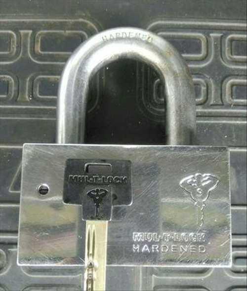 Навесной замок Mul-T-Lock C-16