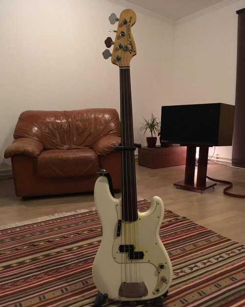 Fender Precision Bass Fretless 1973