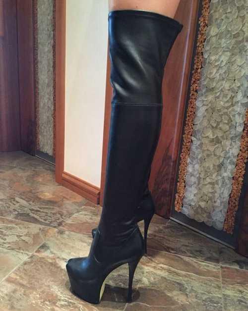 Сапоги ботфорты Giuseppe Zanotti