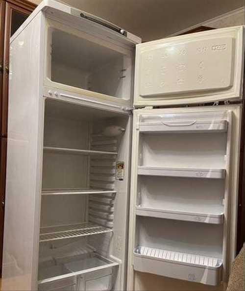 Холодильник двухкамерный бу Indesit ST167.028