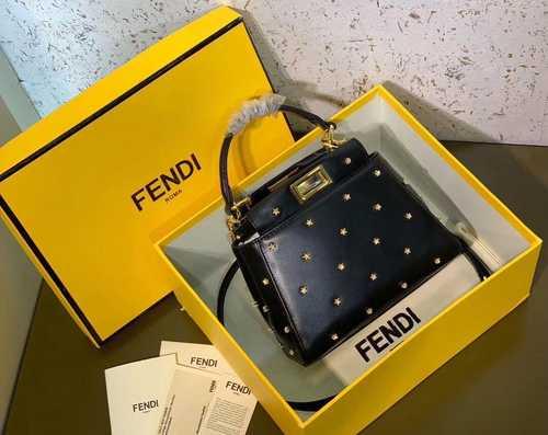 Новая кожаная сумка от Fendi