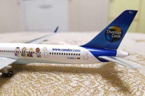 Модель самолет Boeing 757-300 Condor Peanuts 1/400