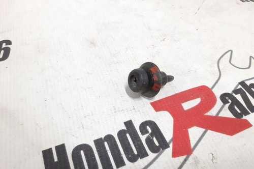 Болт крепления центральной стойки Honda Cr-V 3