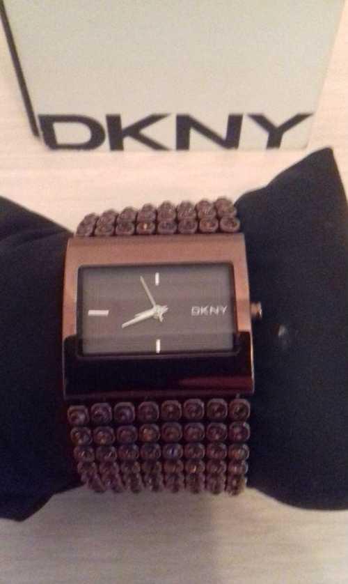 Часы dkny