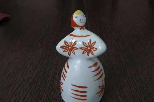 Поющая девушка