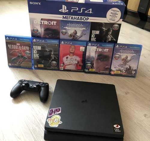 Продам PS4 1TB в идеальном состоянии