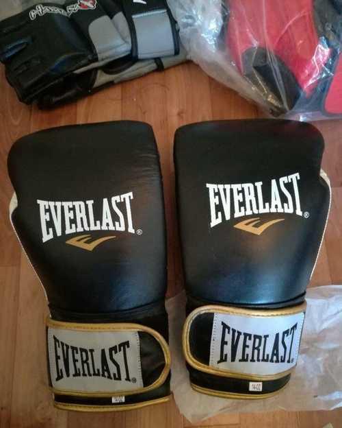 Боксерские перчатки Everlast