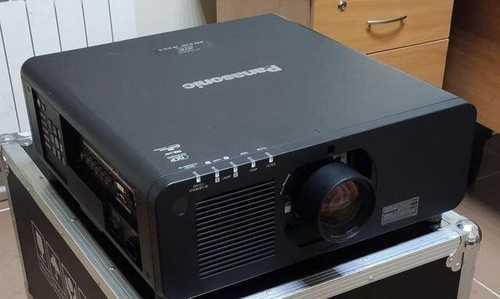 Видео проектор Panasonic PT-DW830 с объективом