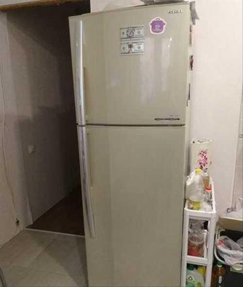 Холодильник б/у Toshiba