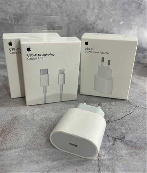 Зарядное устройство Apple на iPhone