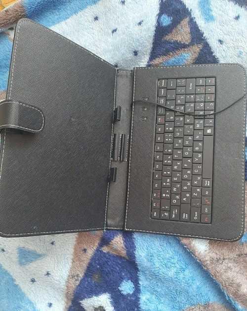 Чехол-клавиатура на планшет