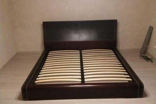 Кровать двухспальная б/у 180-200