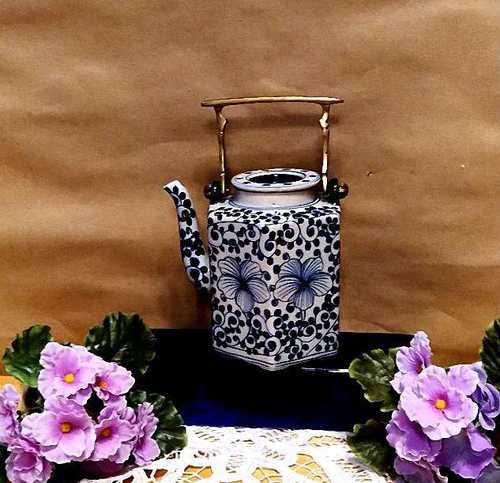 Чайник фарфоровый латунная ручка Китай
