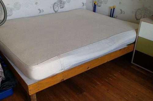 Кровать двуспальная с матрасом. 160х200