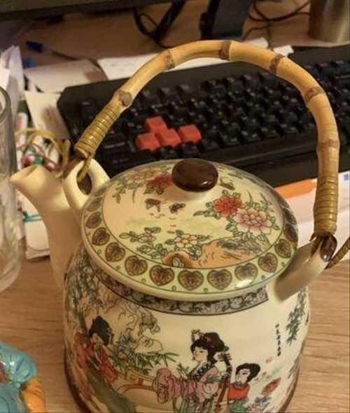 Заварочный чайник и сахарница в китайском стиле