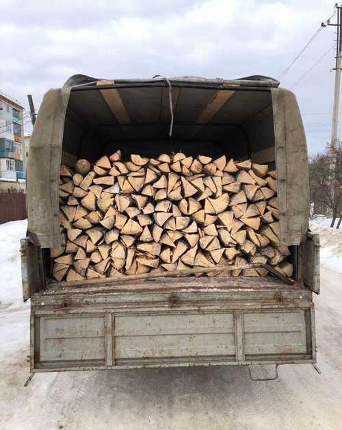 Куб дров сколько кг
