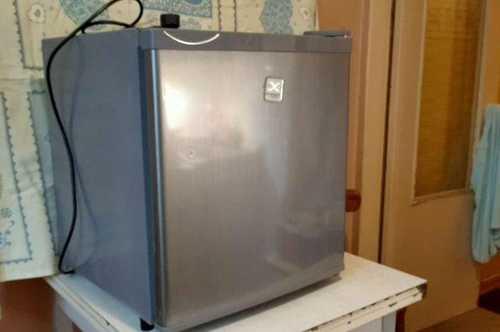 Минихолодильник daewoo electronic FR 051 A R