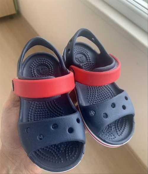Сандали crocs