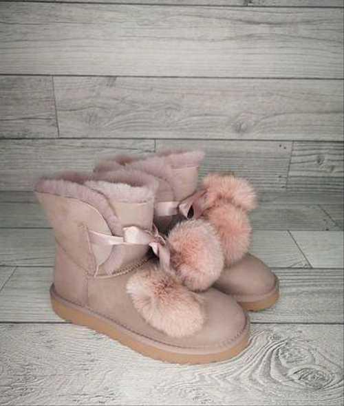 UGG с помпонами оригинал