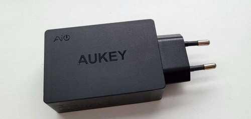 Зарядное устройство Aukey быстрое