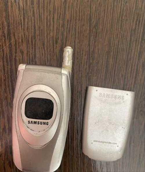 Раскладной телефон Samsung SGH-E400