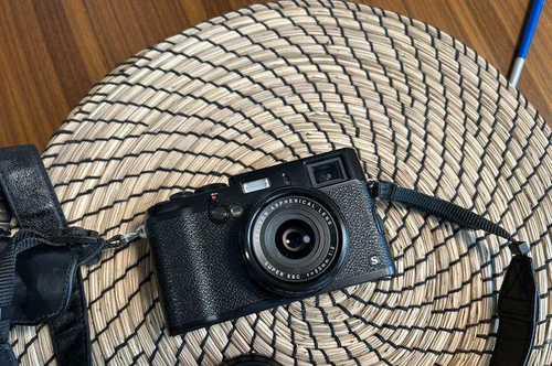 Продам фотоаппарат Fujifilm x100s