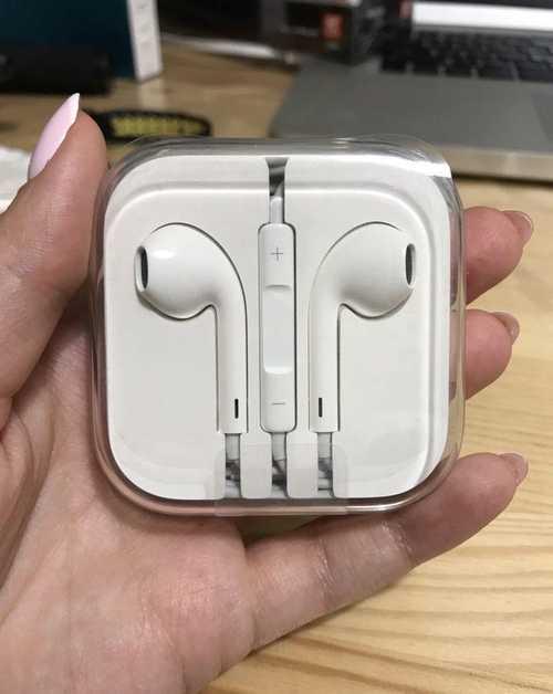 Наушники Apple EarPods with 3.5mm Headphone Plug