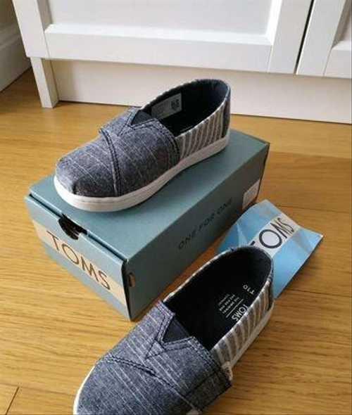 Детские слипоны toms новые 27