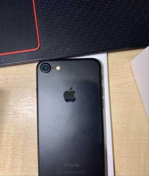 Продам iPhone 7
