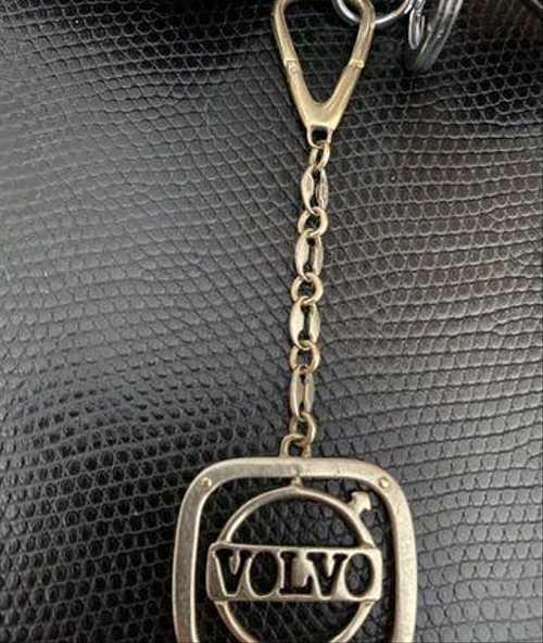 Брелок из золота Volvo