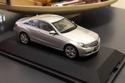 Модель Mercedes-Benz E-Class Coupe