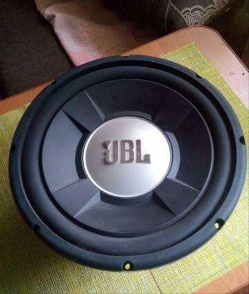 Автомобильный сабвуфер JBL GTO1202D