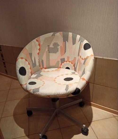 Компьютерное кресло IKEA (skruvsta скрувста)