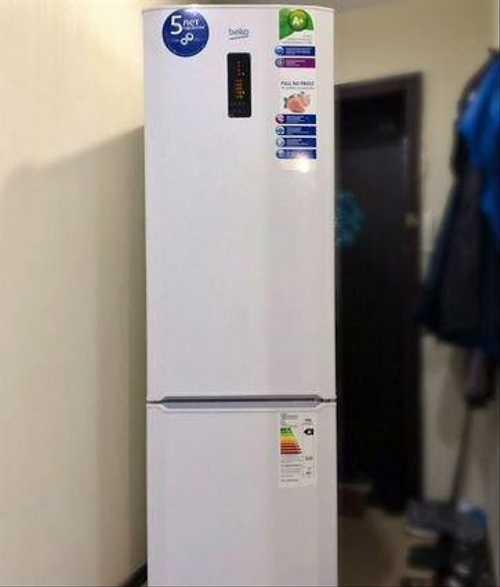 Холодильник Beko FullNoFrost