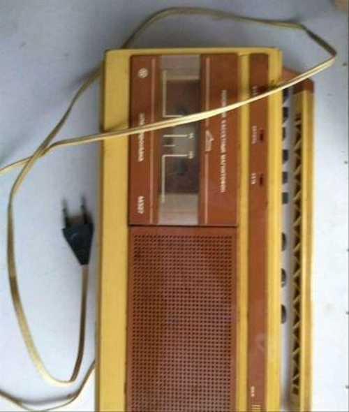 Радиоприемник Spidola 230-1 кассетный магнитофон