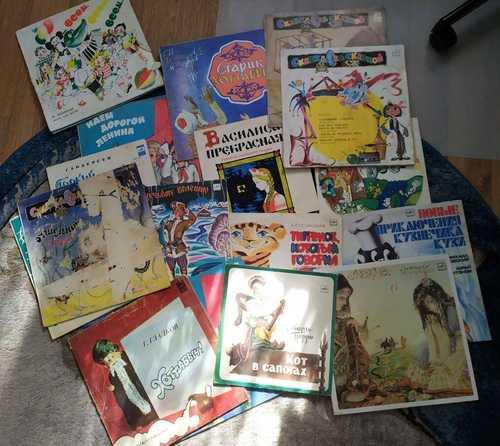 Виниловые пластинки с детскими сказками и песнями