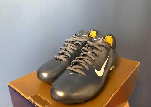 Футбольные бутсы Nike Mercurial Vapor III FG Uk8.5