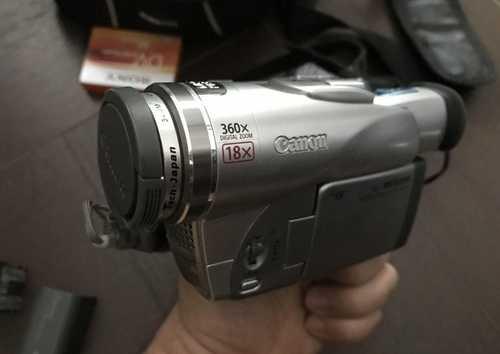 Прекрасная видеокамера Canon MVX250i