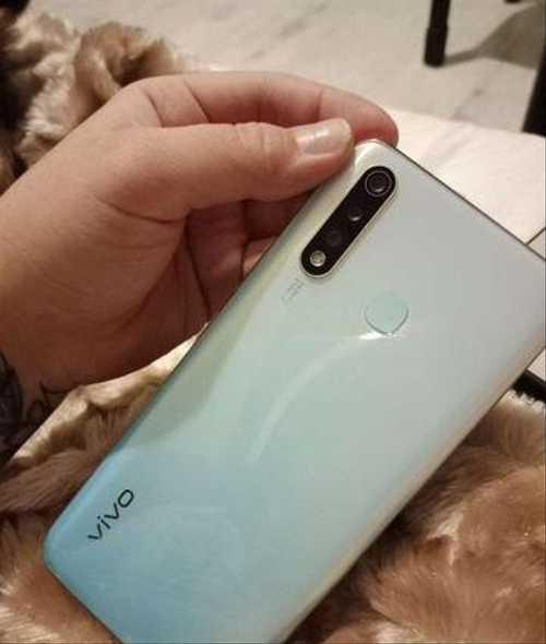 Смартфон vivo y19