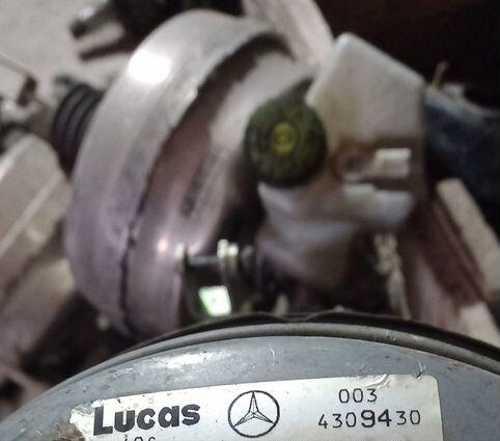 Вакуум тормозной системы Mercedes
