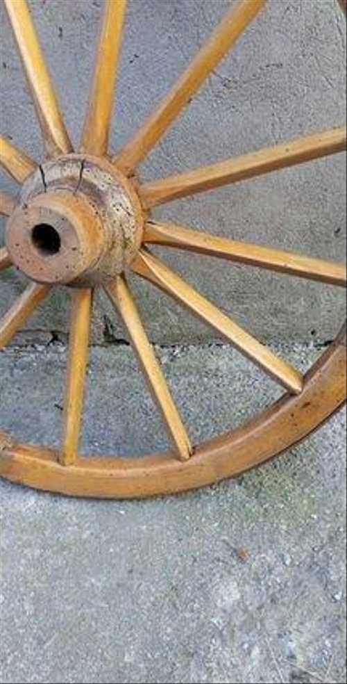 Декаративное колесо телеги